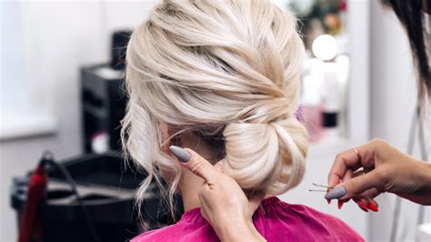 How To Create A Looped Bun Look On Every Hair Type