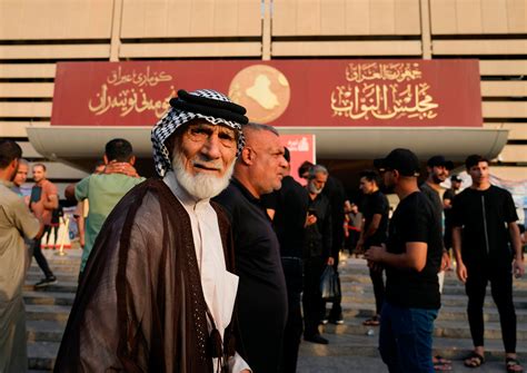 مقتدى الصدر يعتزل العمل السياسي بشكل نهائي Twitter