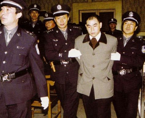 90年代末悍匪，與張君齊名，10年作案15起，殺20人從不用槍 每日頭條
