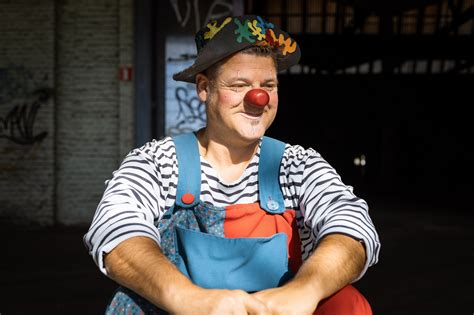 Contact — Clown Oscr