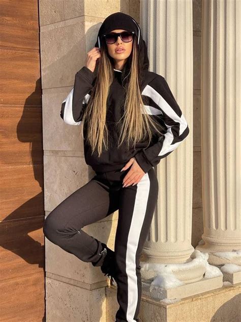 Костюм спортивний жіночий — ціна 830 грн у каталозі Брючні костюми