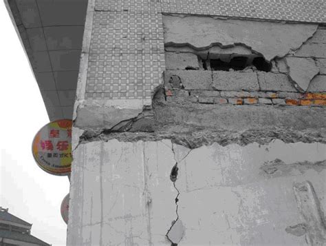 四川汶川地震震害考察报告（五） 徐珂：建筑结构设计