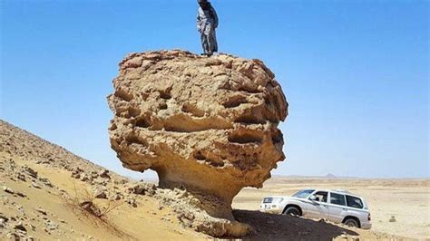 بالصوررحالة سعوديون يكشفون الموائد الصخرية للعالم منتديات درر العراق