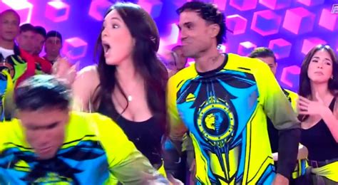 Esto Es Guerra Jazmín Pinedo Hace De Las Suyas Y Le Tira Huevazo A