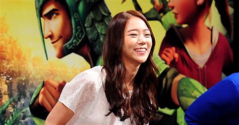 [md포토] 한승연 짧은치마입고 수줍게