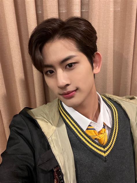 Younite On Twitter 내가 해리포터 형석 Hyungseok