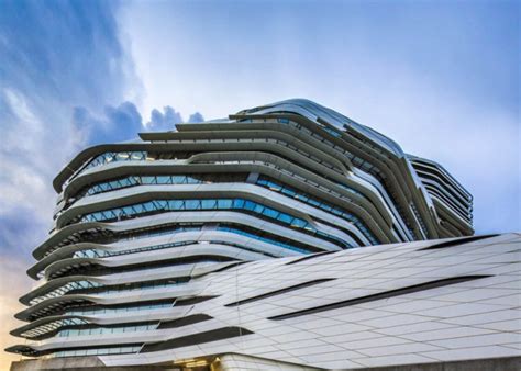 Zaha Hadid To Receive Royal Gold Medal For Architecture