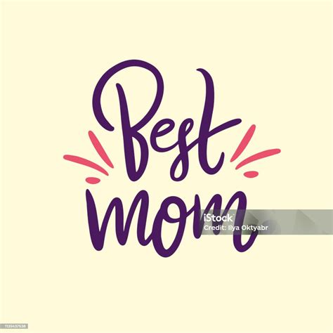 최고의 엄마 손으로 그린 벡터 레터링 따옴표 해피 어머니의 날 스티커입니다 노란색 배경에 고립입니다 가방에 대한 스톡 벡터 아트 및 기타 이미지 Istock