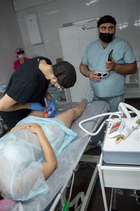 Doctors Doing Vein Surgery Procedure Stock Image Image Of Surgeon