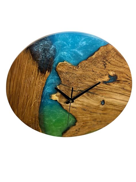Rond Massief Eiken Klok Met Epoxy Ekomoss
