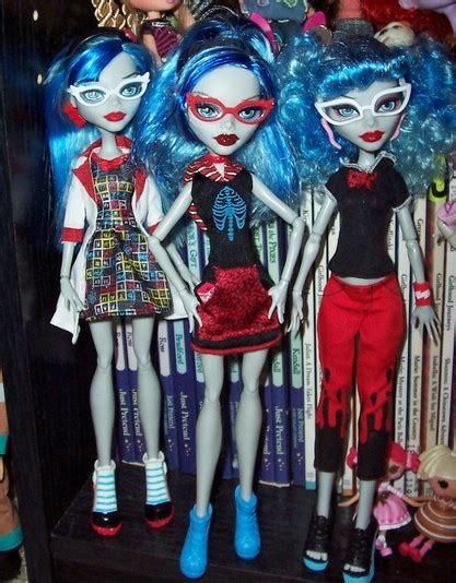 Гулия Йелпс. Ghoulia Yelps Monster High. Куклы разных серий
