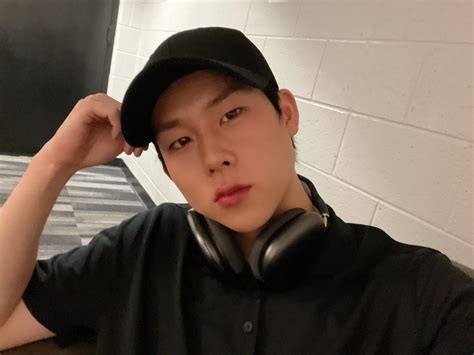 몬스타엑스 Monsta X On Twitter 비 너무 많이 온다 ㅠㅠ 날씨 땜에 우울할수 있지만 나 보구 기분 조아져라 얍