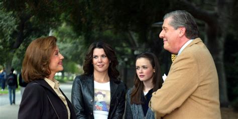 Gilmore Girls 10 Questions Fans Have About Yale According To Reddit
