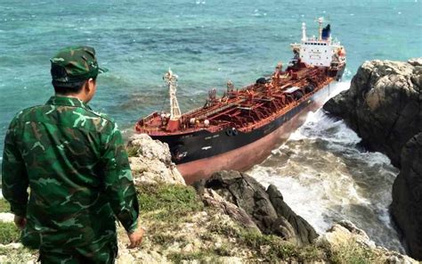 Quảng Nam Tàu Nước Ngoài Không Người Lái Trôi Dạt Vào Bờ Biển Cù Lao Chàm