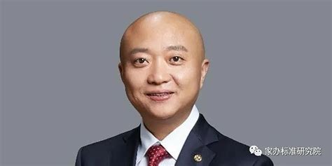 恒天睿信家族办公室高管或变阵：周斌辞任法人，老将郁隽重回c位 5月31日，天眼查显示，恒天家办注册法人由董事长周斌更改为郁隽，同时，郁隽接替周