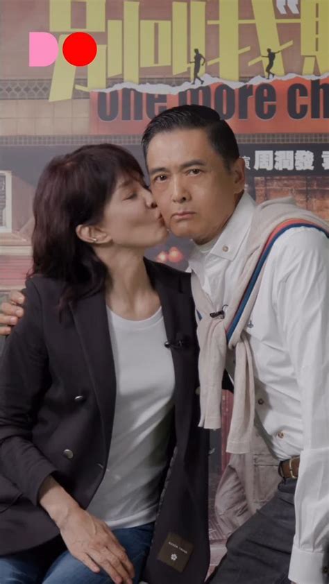 周润发再引争议，与郑裕玲当众嘴对嘴亲吻，女方含情脉脉笑容灿烂周润发郑裕玲新浪新闻