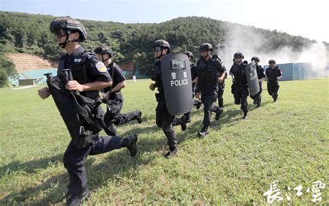 湖北公安巡特警百日行动实战练兵在荆门举行 长江云 湖北网络广播电视台官方网站