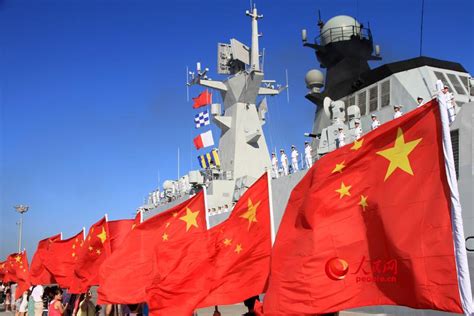 高清：海军黄山舰圆满完成叙化武海运护航任务启程回国 军事 人民网