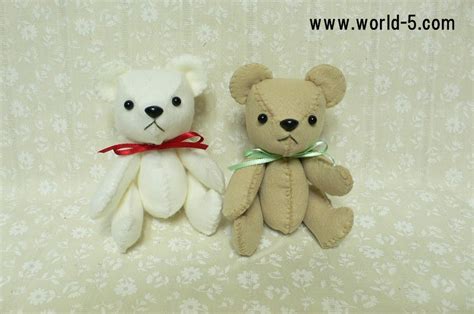 フェルトで簡単！クマのぬいぐるみの作り方♪ ネットの知恵袋 フェルト ぬいぐるみ 作り方 ぬいぐるみ 作り方 ハンドメイド