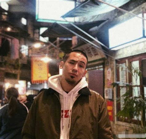 脱口秀演员卡姆和女友吸毒被捕 女友古莱大量私照曝光 眼界，放眼世界
