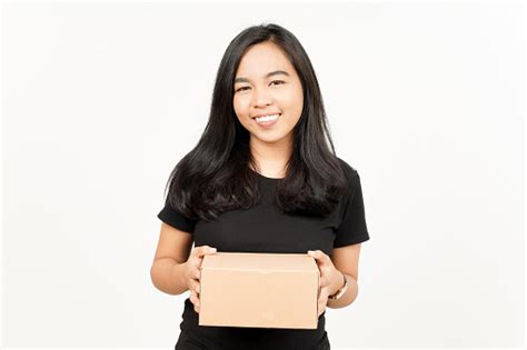 Memegang Kotak Paket Atau Kotak Kardus Dan Berikan Kepada Anda Wanita