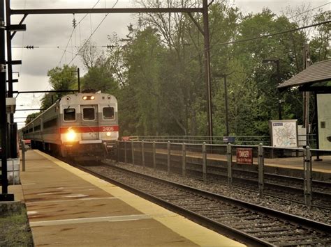 Septa Comet Iis Arriving At Meadowbrook Station