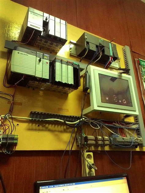 MengenaL PLC Programable Logic Controler TEKNOFA