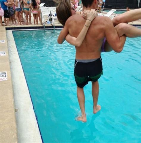 45 Perfectly Timed Photos That Will Make You See The World Differently