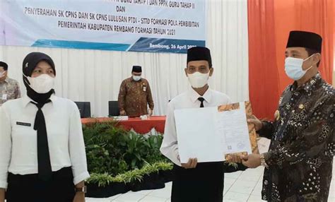 Ratusan PPPK Di Rembang Terima SK Bupati Jangan Iri Terhadap PNS
