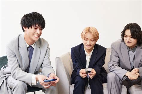 Eneloop（エネループ）特集 Ebidanインタビュー｜“光の愛情表現”は頼もしい電池から 音楽ナタリー 特集・インタビュー