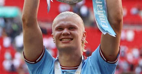 축구계 뒤흔드는 ‘괴물 공격수 홀란