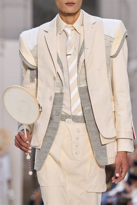 Pin by laraallamoda on Креатив Thom browne suit Thom browne Couture