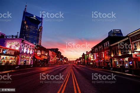 브로드웨이 Downtown 테네시 내슈빌 내슈빌에 대한 스톡 사진 및 기타 이미지 내슈빌 스카이라인 시내 지역 Istock