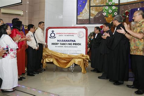 Praeses Bernard Manik Berangkatkan Pdt Arthur Sitorus Dan Lantik Pdt