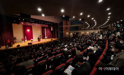 김동원 고려대 제21대 신임총장세계 경쟁력 갖출 초석 쌓을 것 네이트 뉴스