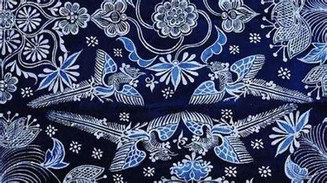 非遗手艺 画在土布上的青花瓷布依族枫香染