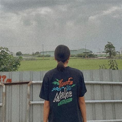 陳詞詞 12 Wei Qiao 25 On Threads