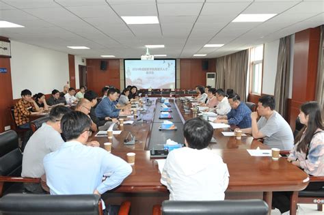 学校召开高层次人才座谈会 成医新闻网