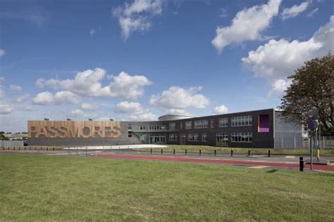 Passmores Academy Jestico Whiles