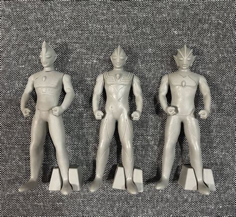 Yahoo オークション 光の巨人像のみ 3体 セット 石造 超動ウルトラマ