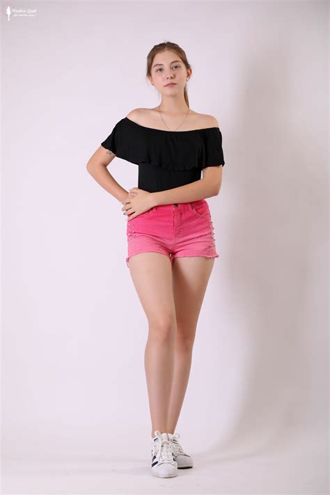Fashionland Alissa Fashion Model Set 128 204cover 57141294p Telegraph