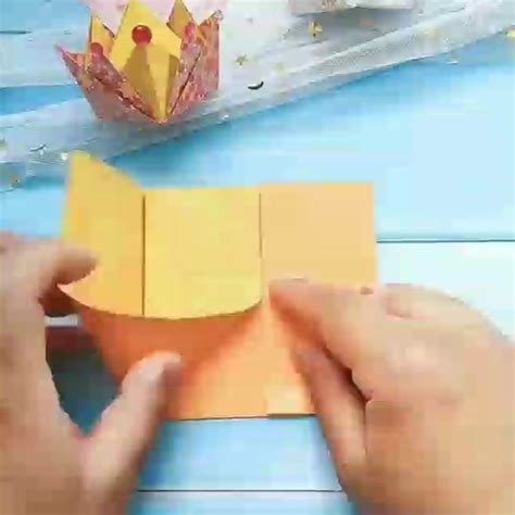 کاردستی تاج