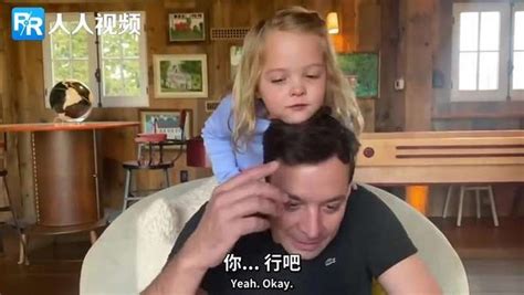 肥伦秀居家特辑第二弹：两个女儿轮流捣乱~娱乐明星娱乐好看视频