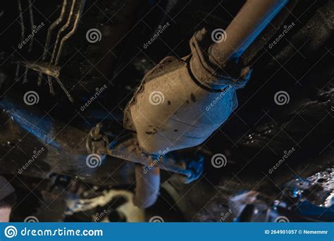 Vehicle Underbody Exhaust Pipe Catalyst Resonator Exhaust System