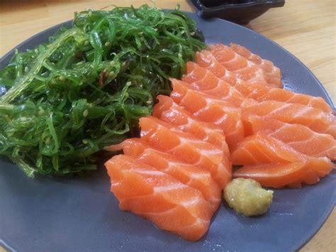 Fast Day 19 Salmon Sashimi And Seaweed Salad 293 Calories