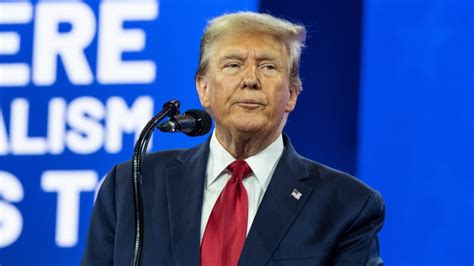 Inside The Rumors Donald Trump Cant Read