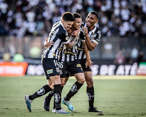 Santos tenta quebrar jejum de quase três meses sem vitória fora de casa