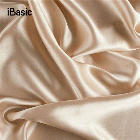 Màu Nude Sự Tinh Tế và Đa Năng Trong Ngành Thời Trang iBasic