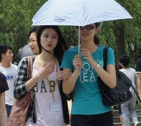 她是美女老师上课时被学生偷拍因这张照片走红网络外贸林雪薇偷拍新浪新闻