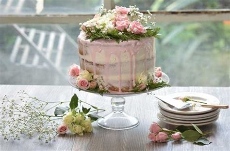 Naked Cake